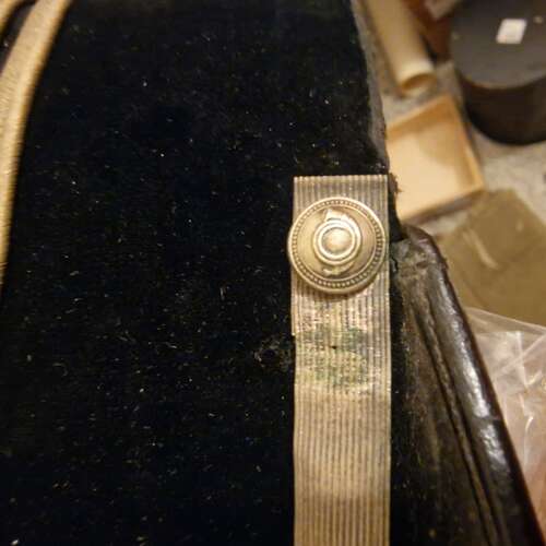 Deux kepi a indentifier