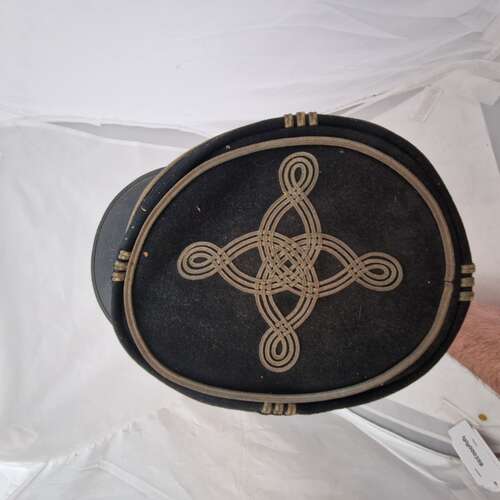 Deux kepi a indentifier